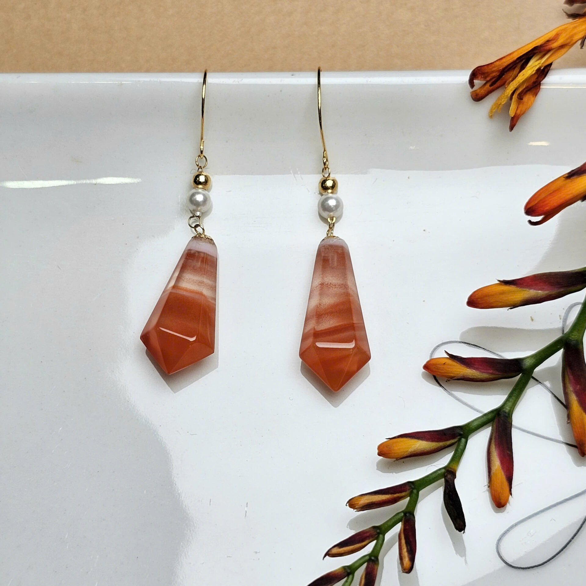 Khuyên Nam Hồng hoa băng, móc vàng 18k - Trang sức Lajew