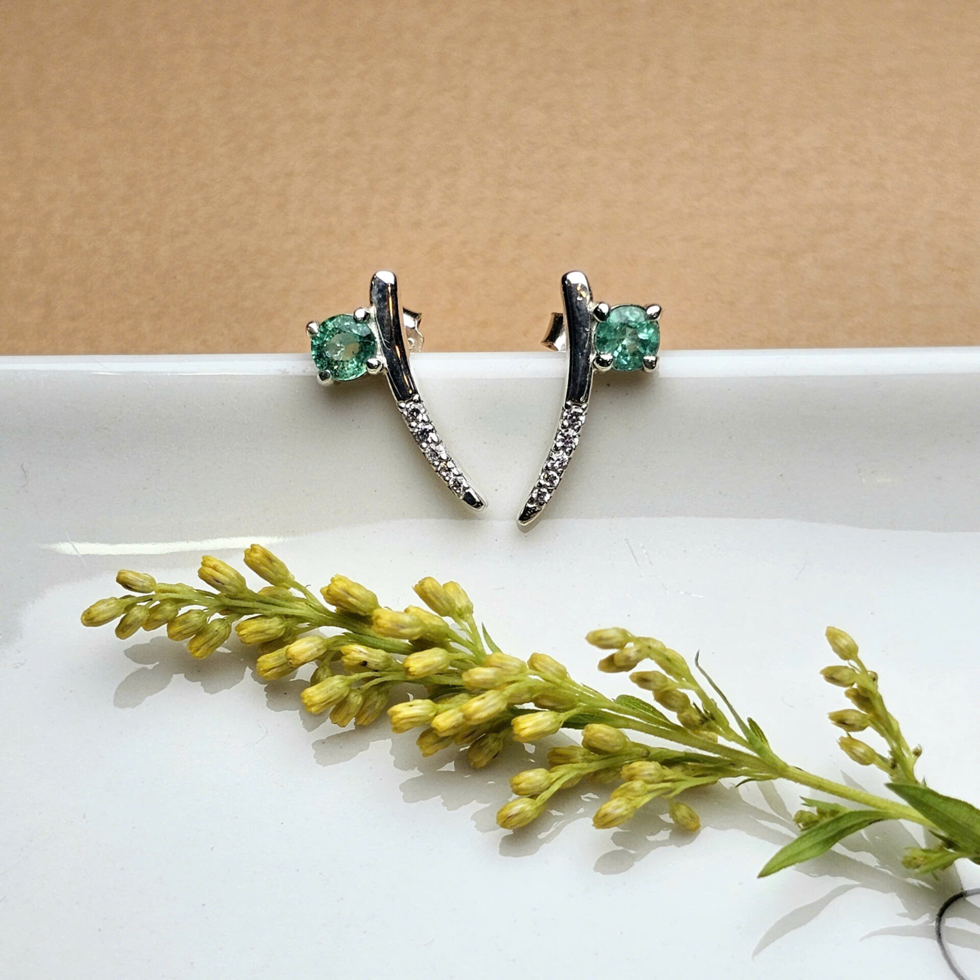 Khuyên tai nụ bạc Emerald - Trang sức Lajew
