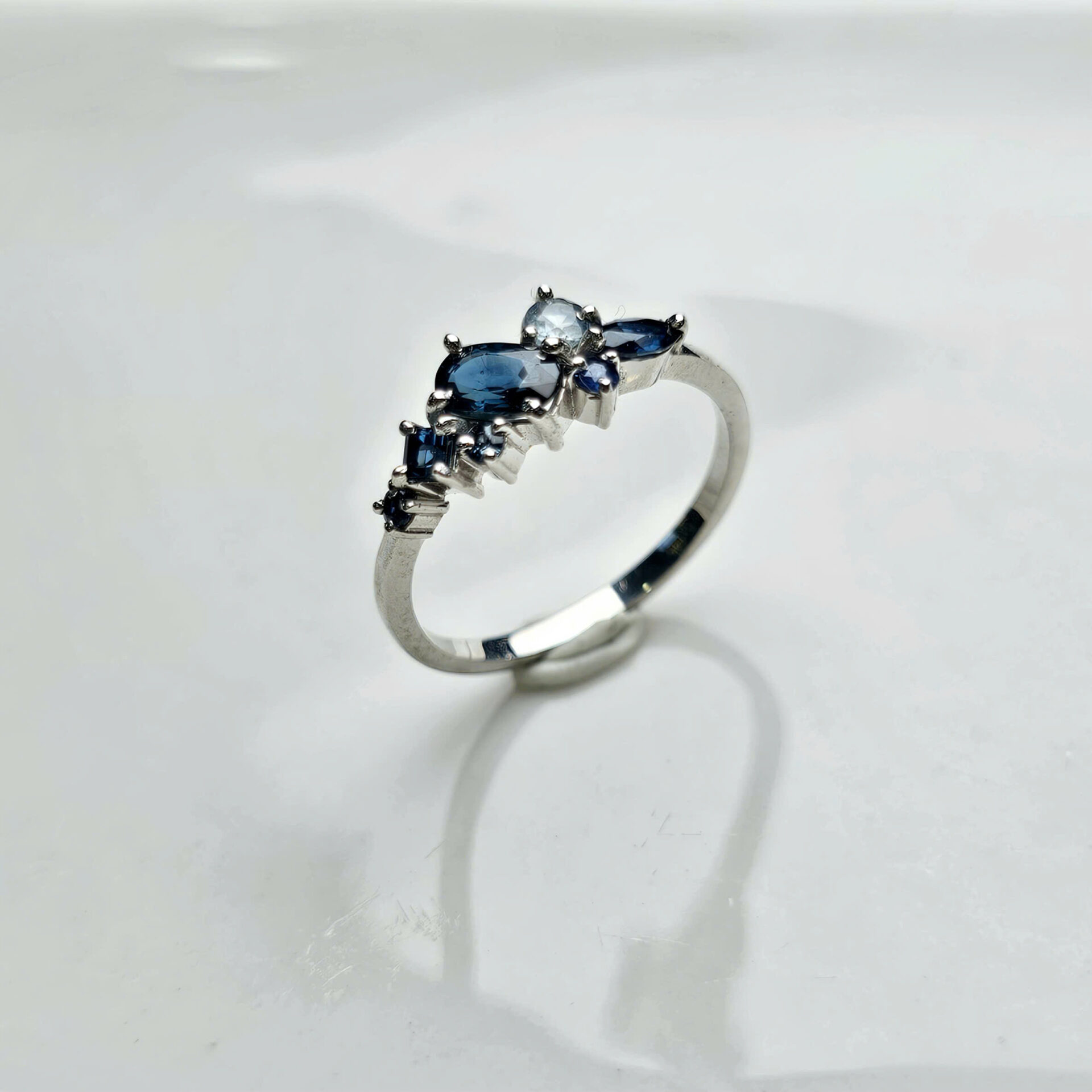 Nhẫn bạc Sapphire - Trang sức Lajew