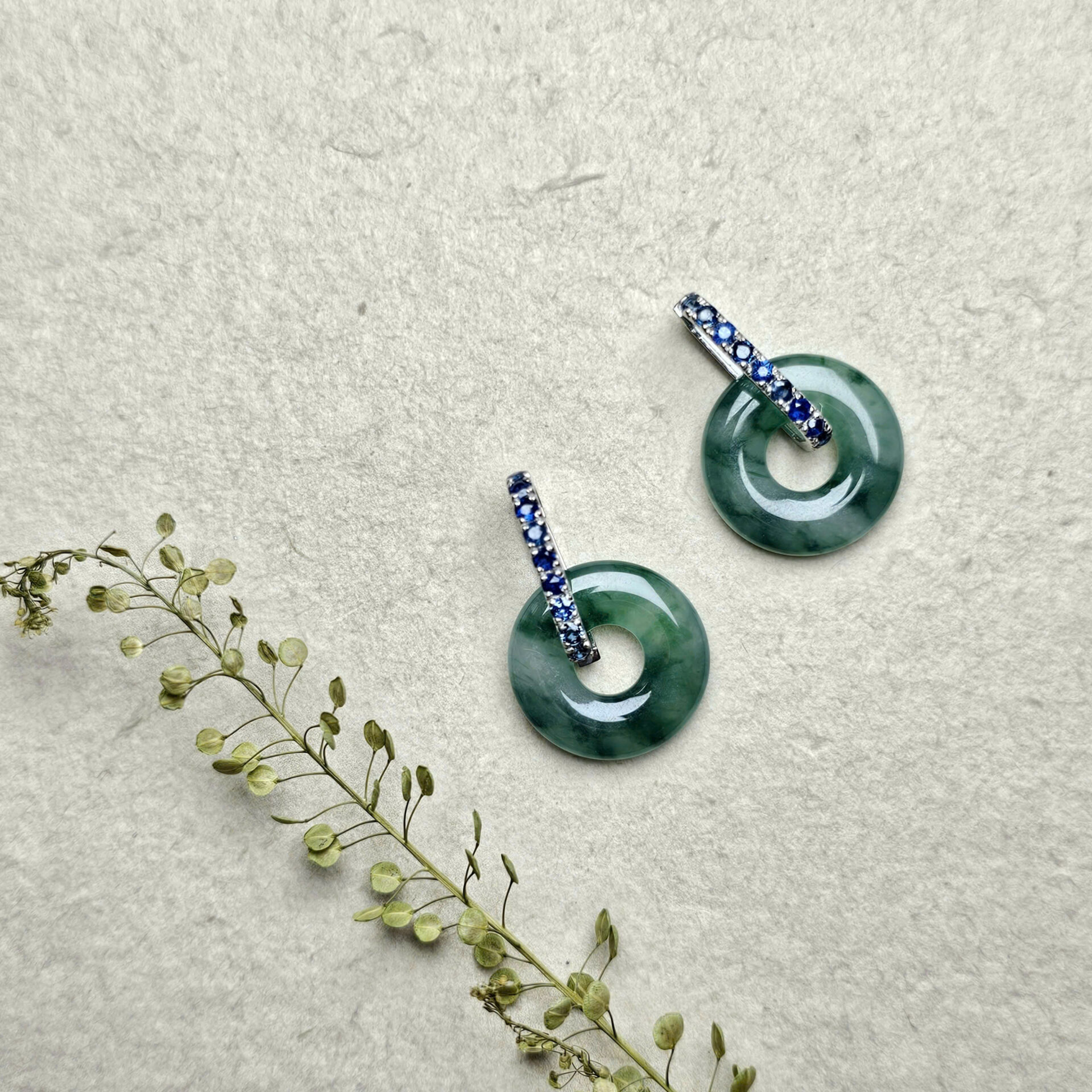Khuyên tai móc treo đính Sapphire và khấu ngọc - Trang sức Lajew